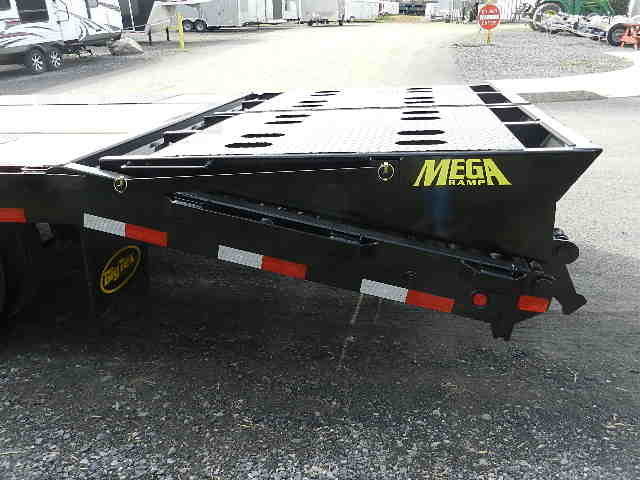 Big Tex 8.5 x 30 Heavy Duty Gooseneck Equipment Trailer - Mega Ramps